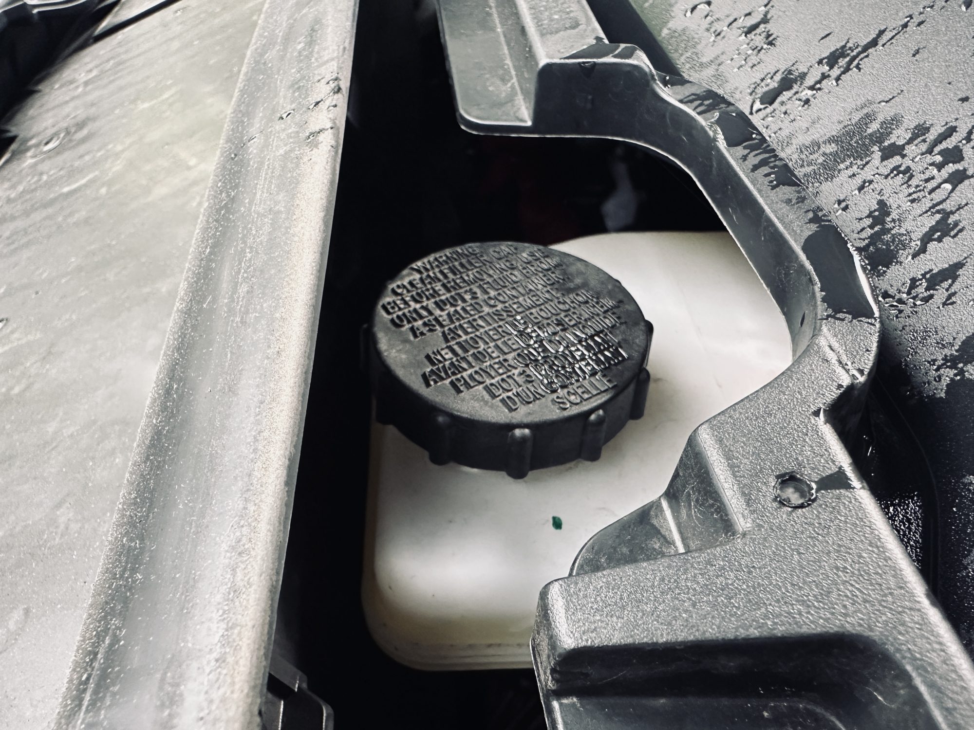 What are the signs that my Tesla needs a brake fluid replacement ...